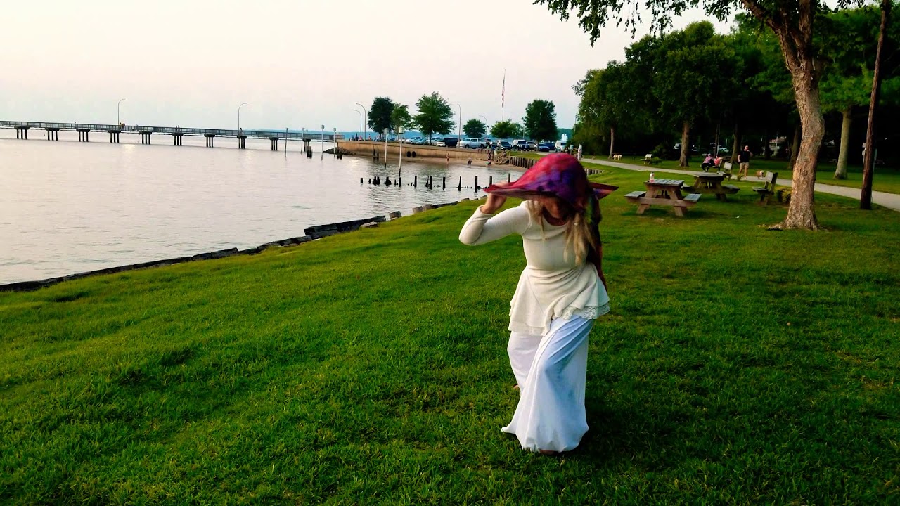 Flow Flags Dance | It's gonna be okay - Brian & Jenn Johnson - YouTube