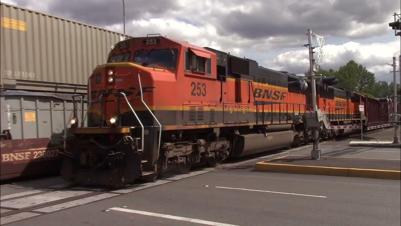 Garbage train #162 + (BNSF 253 & 291) Variety of cars #600 - YouTube