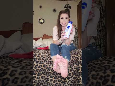 Feet Lotion Review: Nivea Vanilla & Almond Oil Infused Lotion