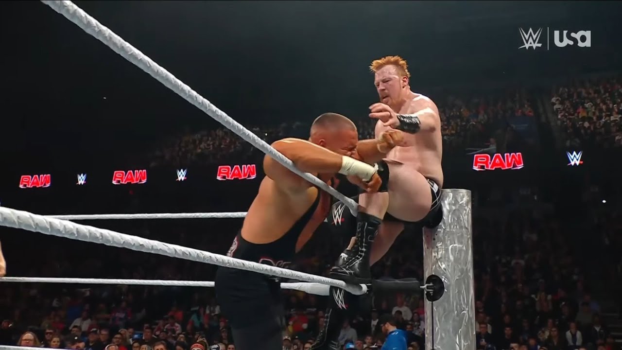 Bron Breakker vs. Sheamus - WWE RAW 11/18/2024 - YouTube