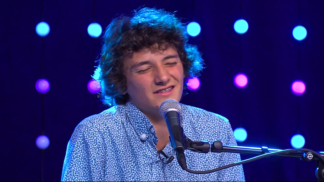 Zander Jett Performs "Sticky Keys" - YouTube