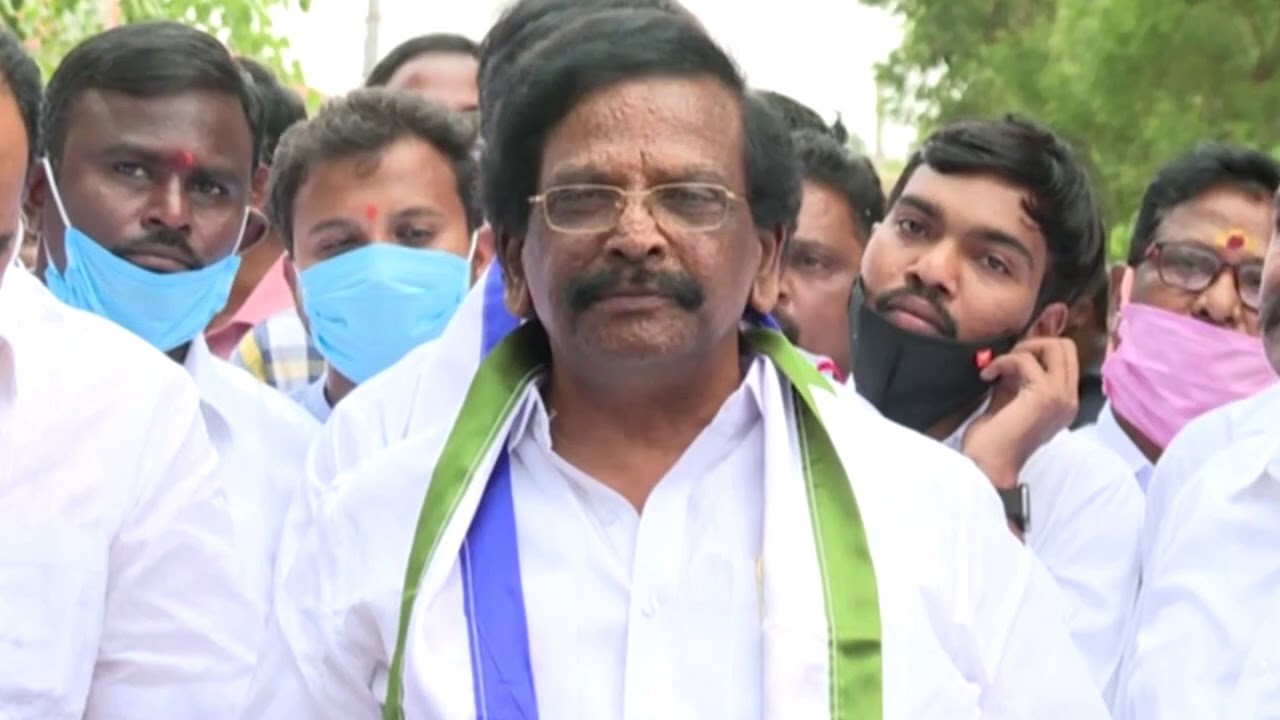Ex Minister Sidda Raghava Rao addresses media after joining YSRCP - YouTube