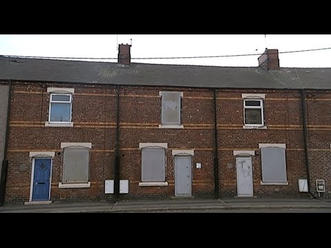 The ghost town where houses are on sale for £1 | Channel 4 News