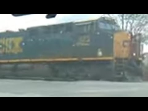 CSX 923 Leads A Short F783 - YouTube