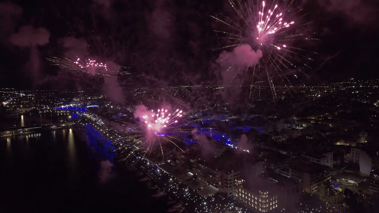 OPENING CHRISTMAS SEASON FIREWORKS 2019-2020 - YouTube