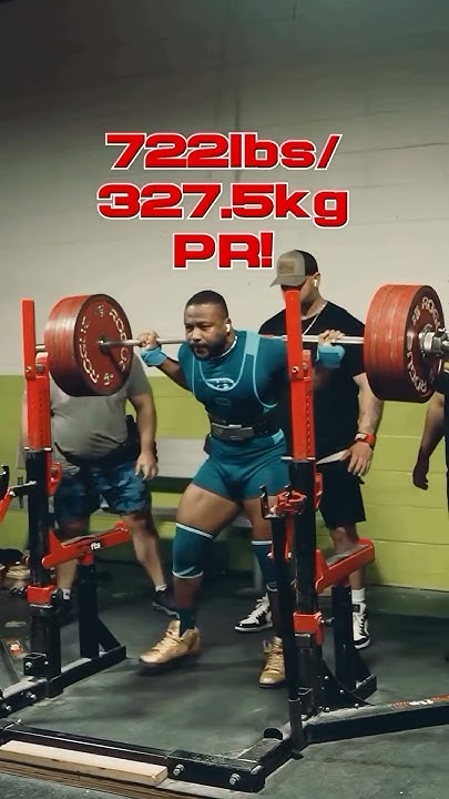 Massive squat for 2 time 83kg world champion Delaney Wallace #powerlifting #squat #champion # ...
