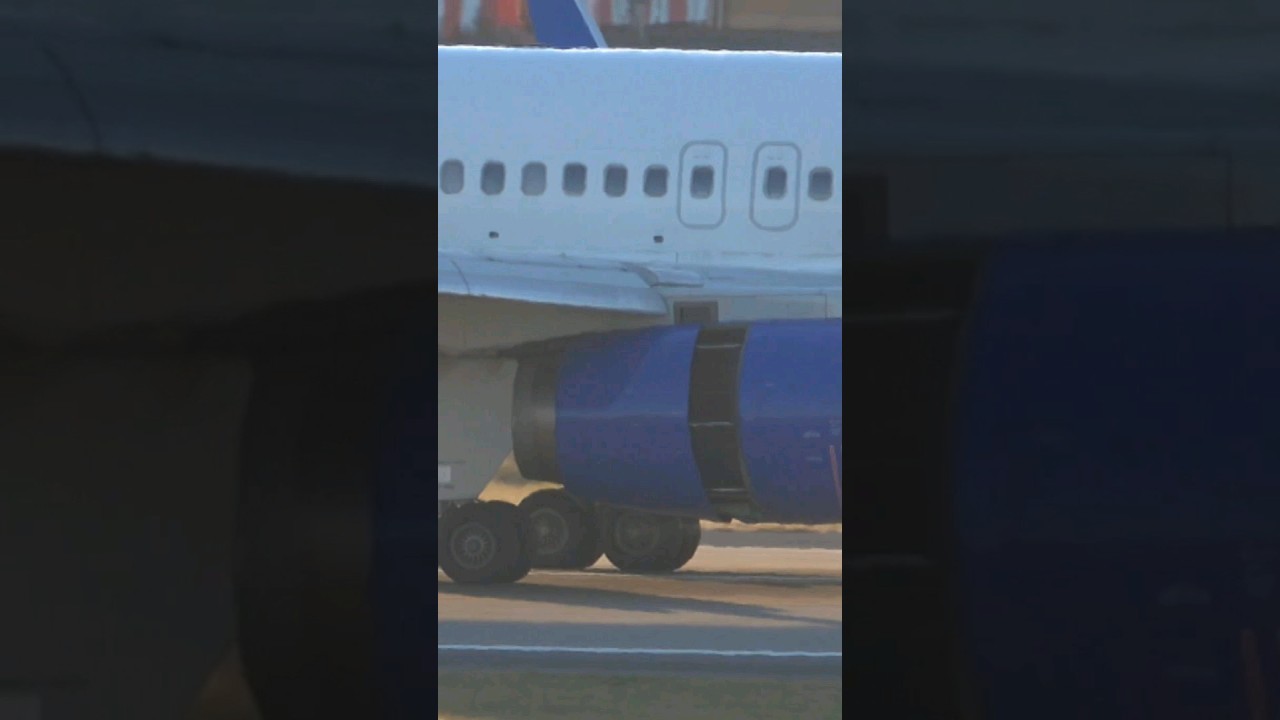 B757 Engine Reverse Thrust Upclose. #aviation - YouTube