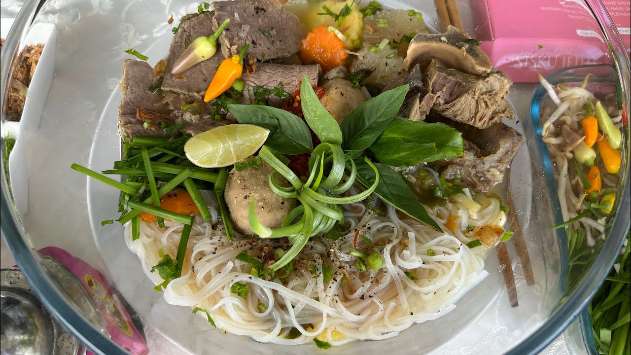 Pho bo halal Mai Vo - YouTube