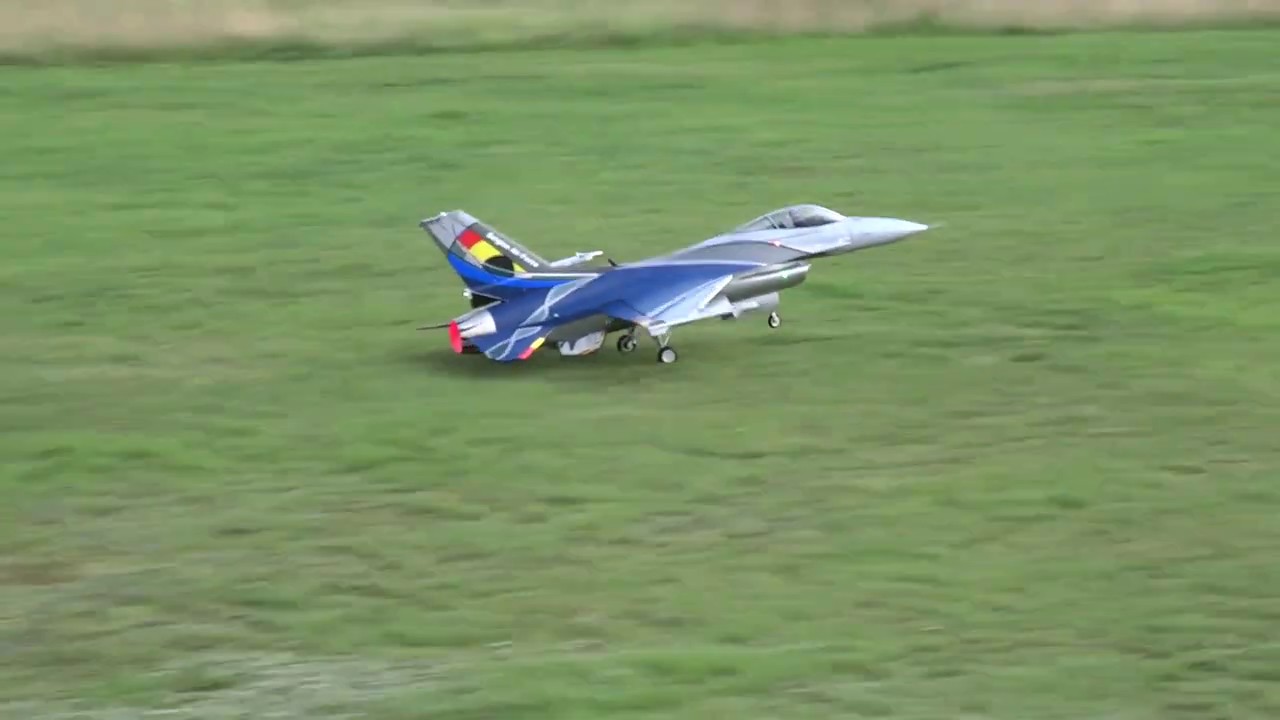 HSD F-16, 12s, 5000 mAh, Jetfan 110mm EDF, Hacker E50XL 1,5Y - YouTube