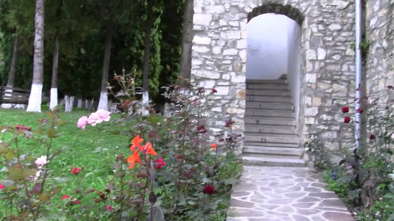 Manastirea Pangarati - jud Neamt - YouTube