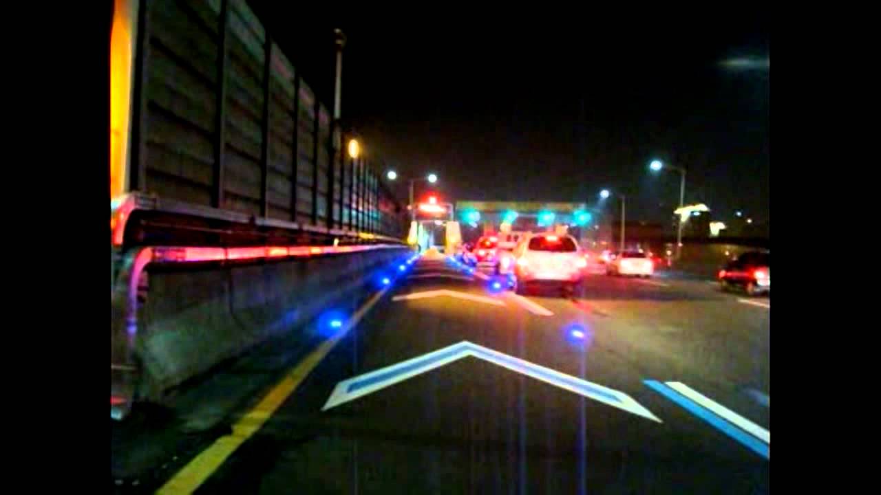 High pass highway segment LED Lane light installation.avi - YouTube