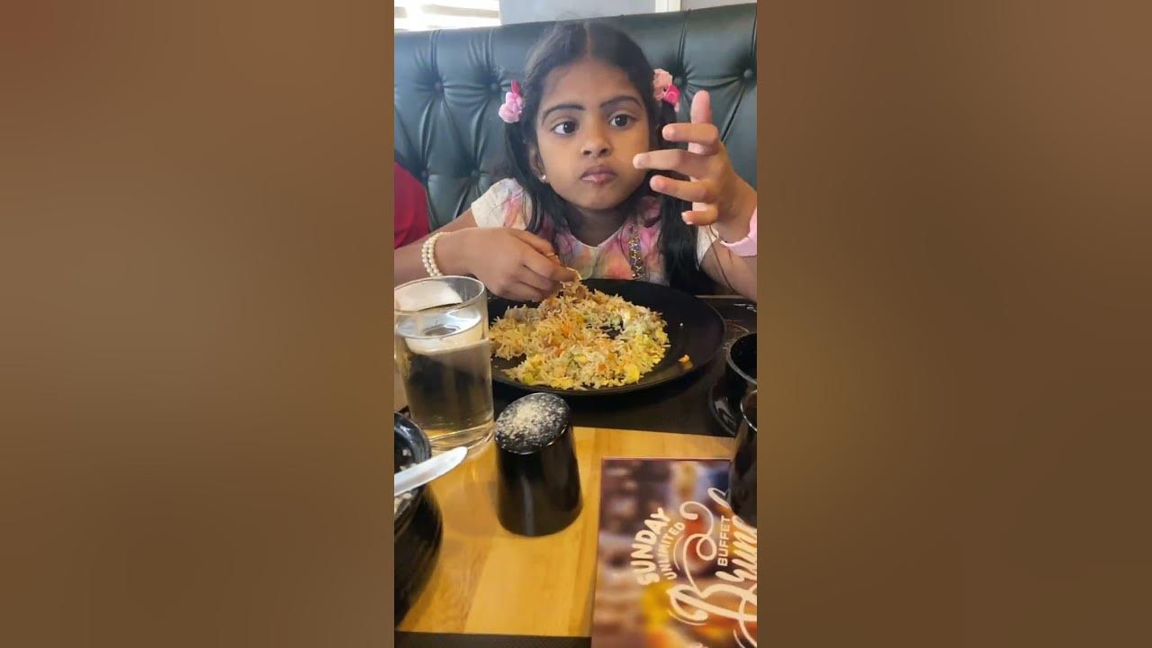 ഫാമിലി ആയിട്ട് നല്ല തീറ്റ ആണ് 😂 Youtube