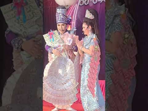 น้องแนทมอบรางวัลให้น้องออย