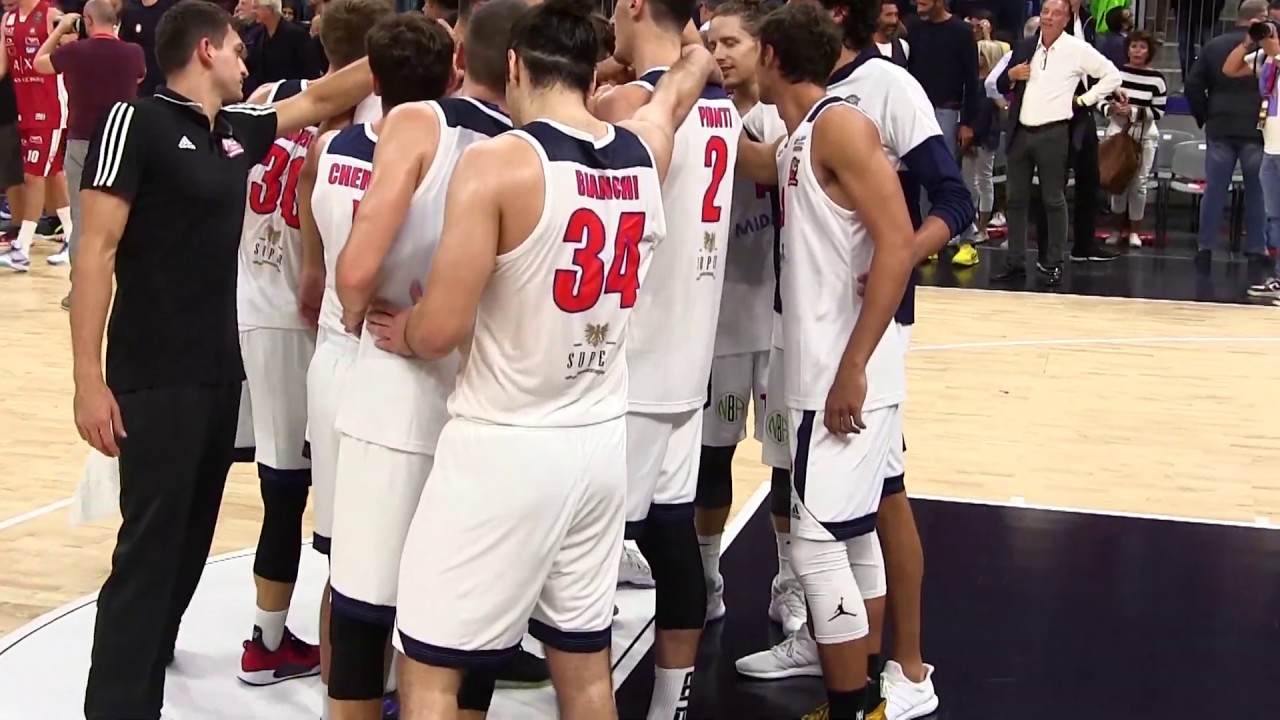 PRONTI A RUGGIRE - INNO UFFICIALE URANIA BASKET MILANO - YouTube