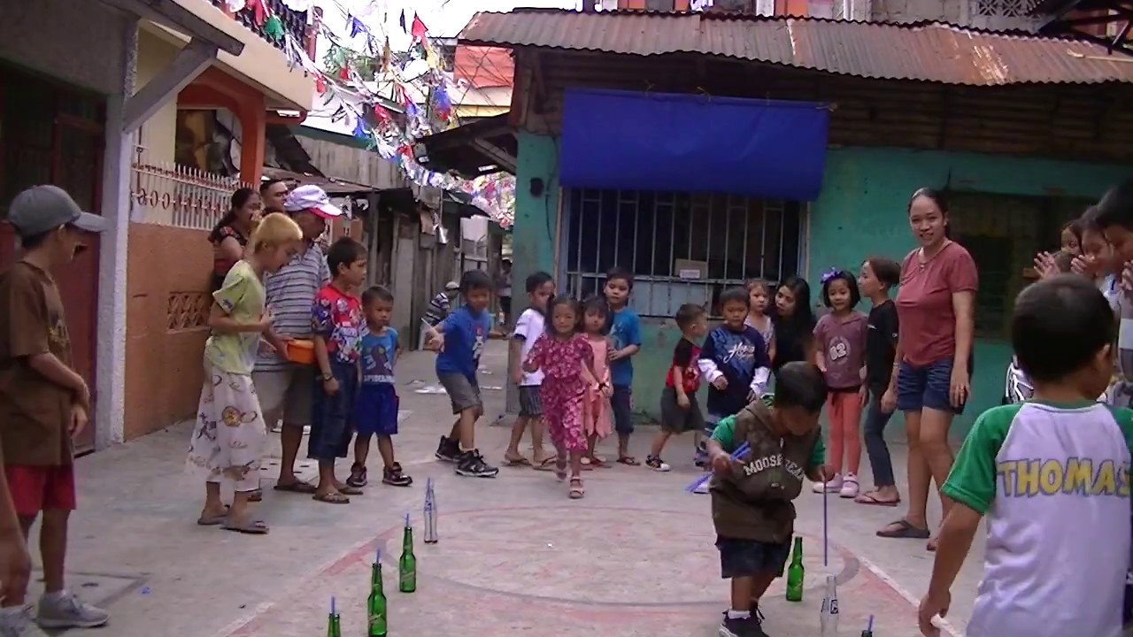 Softrdrinks and Straw Kids Relay - YouTube