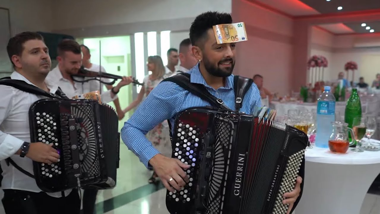 KIKA & ŠKORPIONI - Resavska kola i Bugarka (Vožd Despotovac) - YouTube