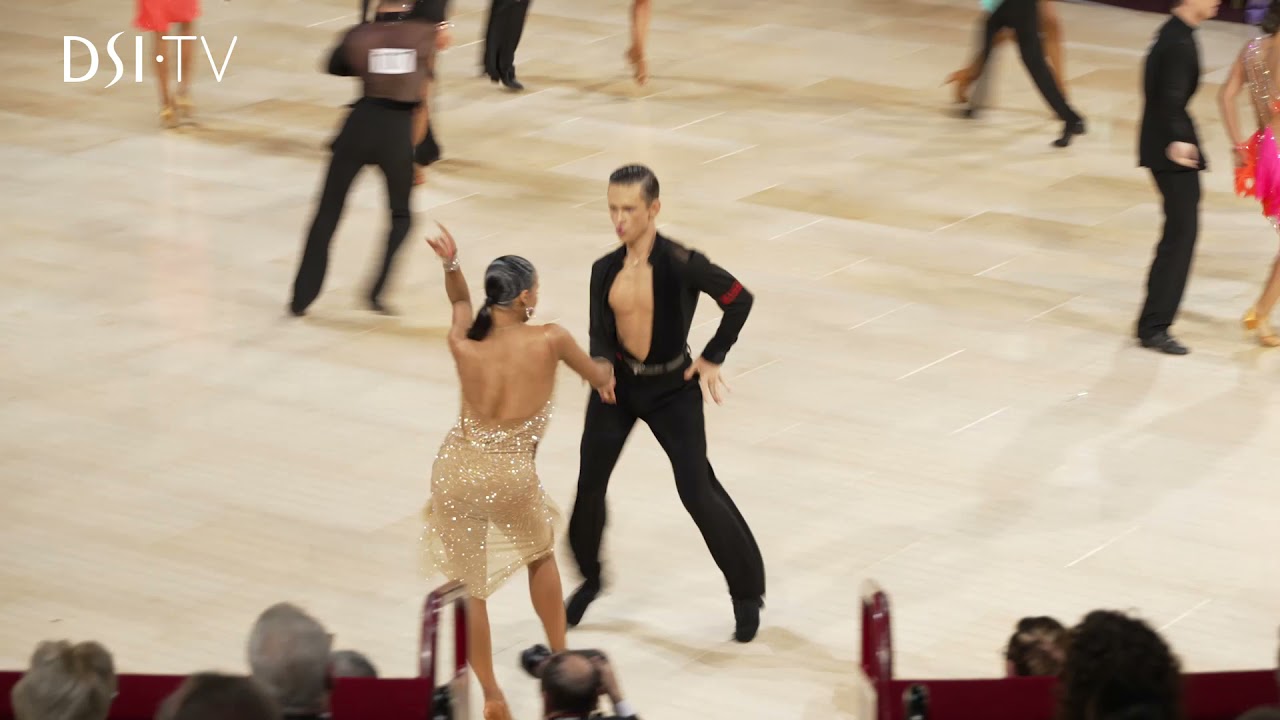 Vadym and Ruby Samba - YouTube