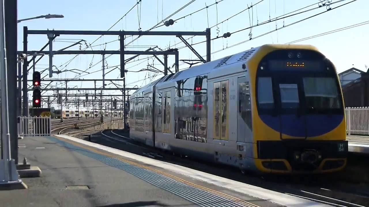 Australia: Sydney Trains & NSW TrainLink services at Redfern - YouTube