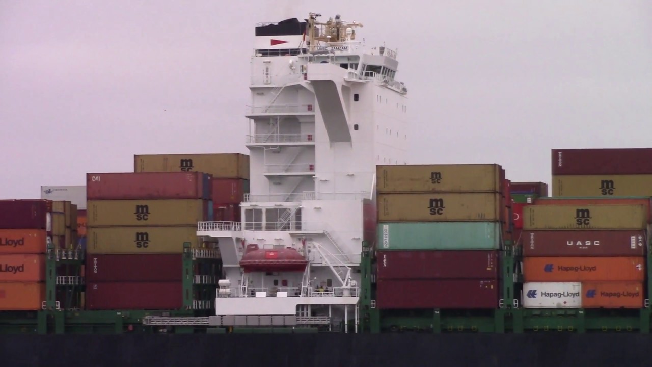 Container Ship UASC ZAMZAM Inbound into Hamburg, Germany - Elbe River ...