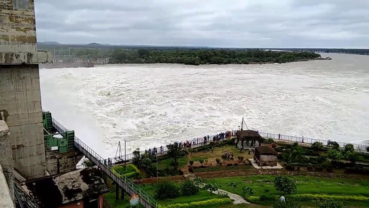rajghat dam awesome flood 2016 - YouTube