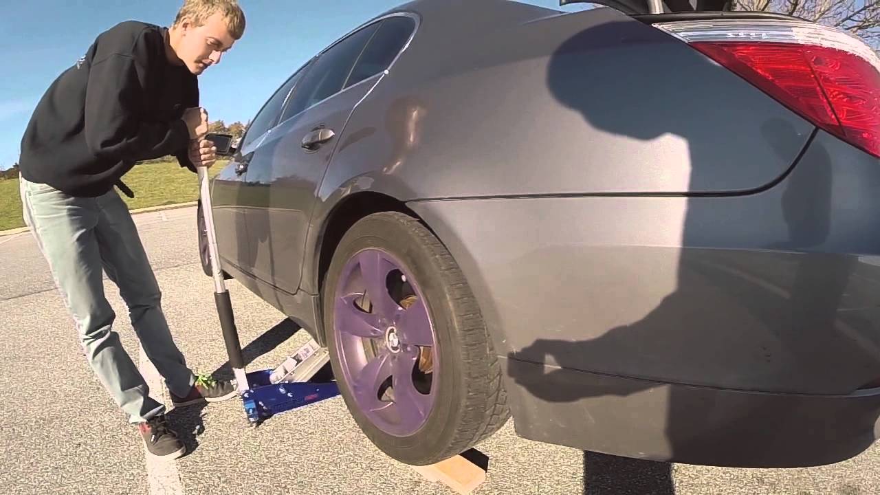 Worlds lowest static E60.... - YouTube