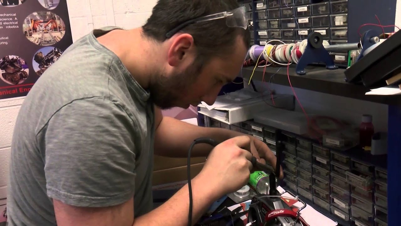 Lawrence Tech - New Robotics Lab in 2016 - YouTube