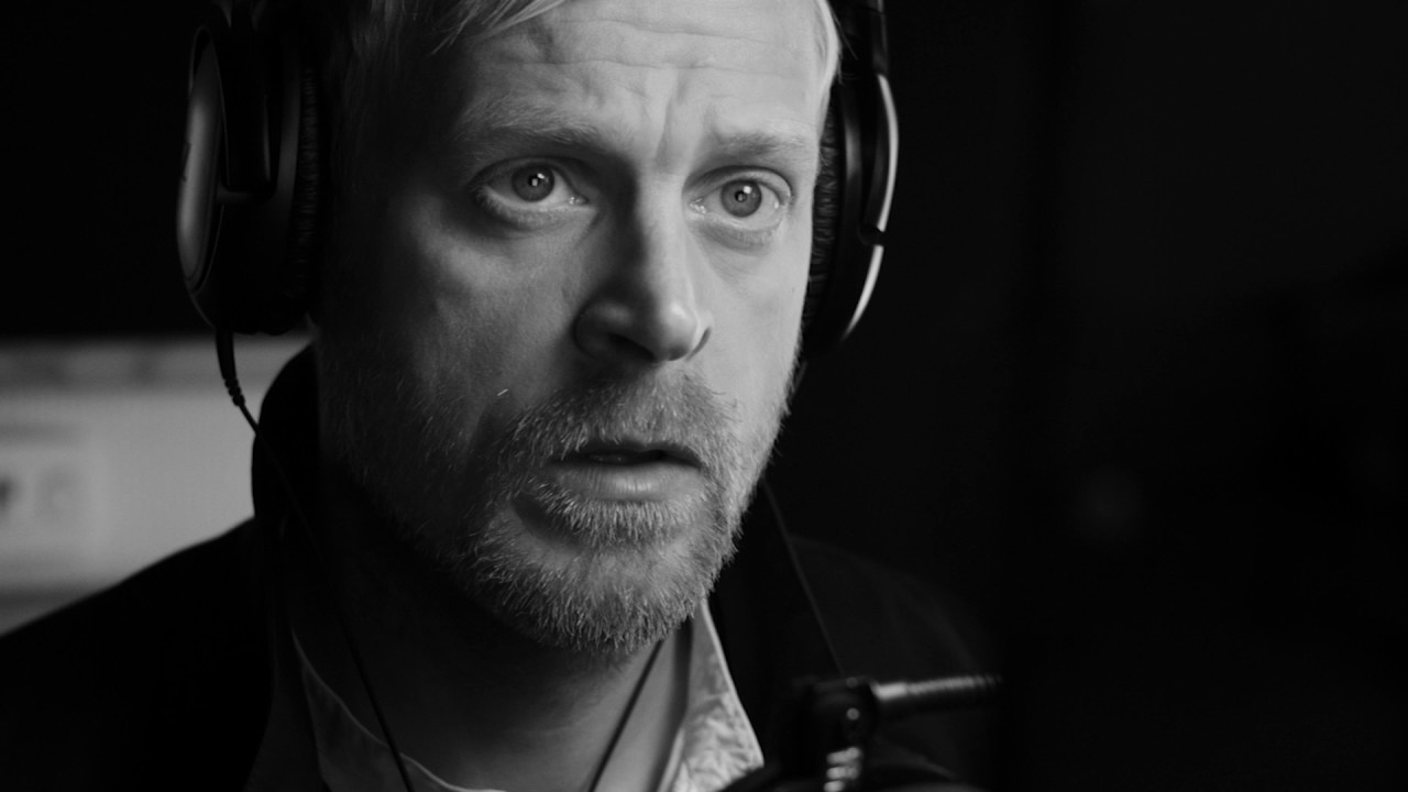 Interview med skuespiller Carsten Bjørnlund om indlæsningen af SORT ...