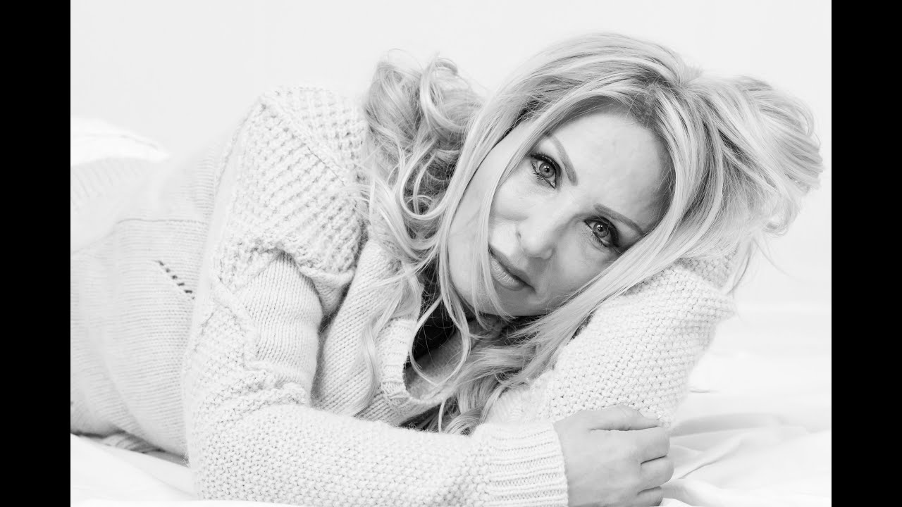 Photo shoot with Thera, October 7 2022 - YouTube