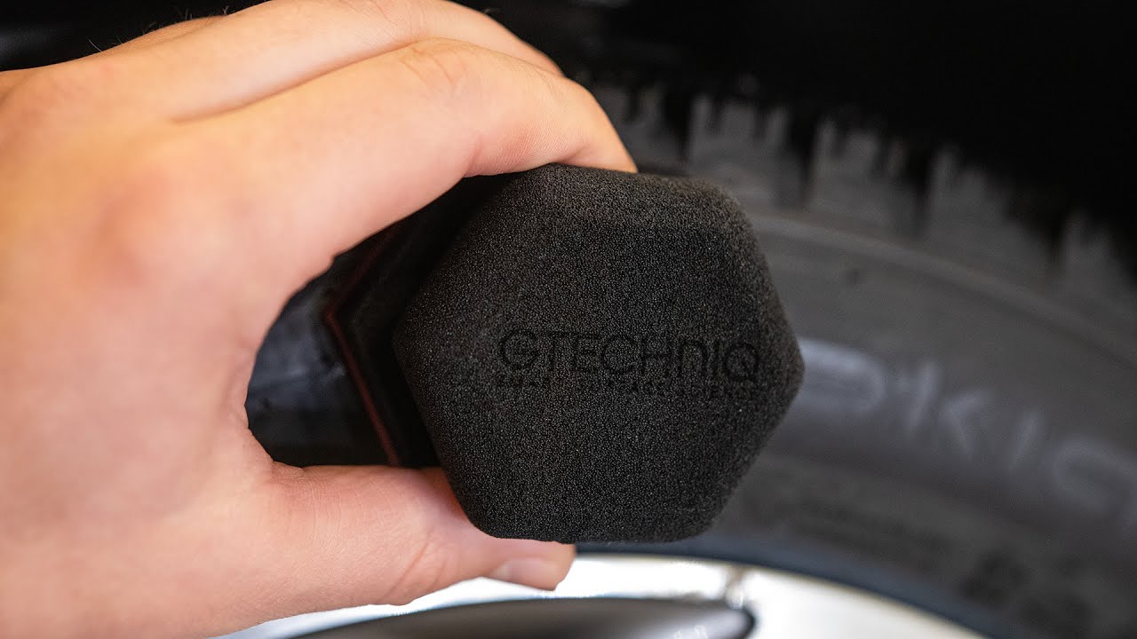 Gtechniq Applicator til dekksider og plastdetaljer - YouTube