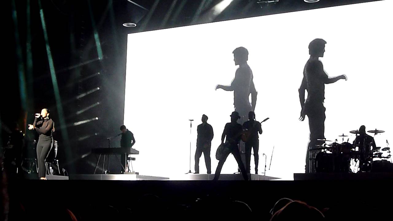 Love is Found Sade at Staples Center 8/19/2011 - YouTube
