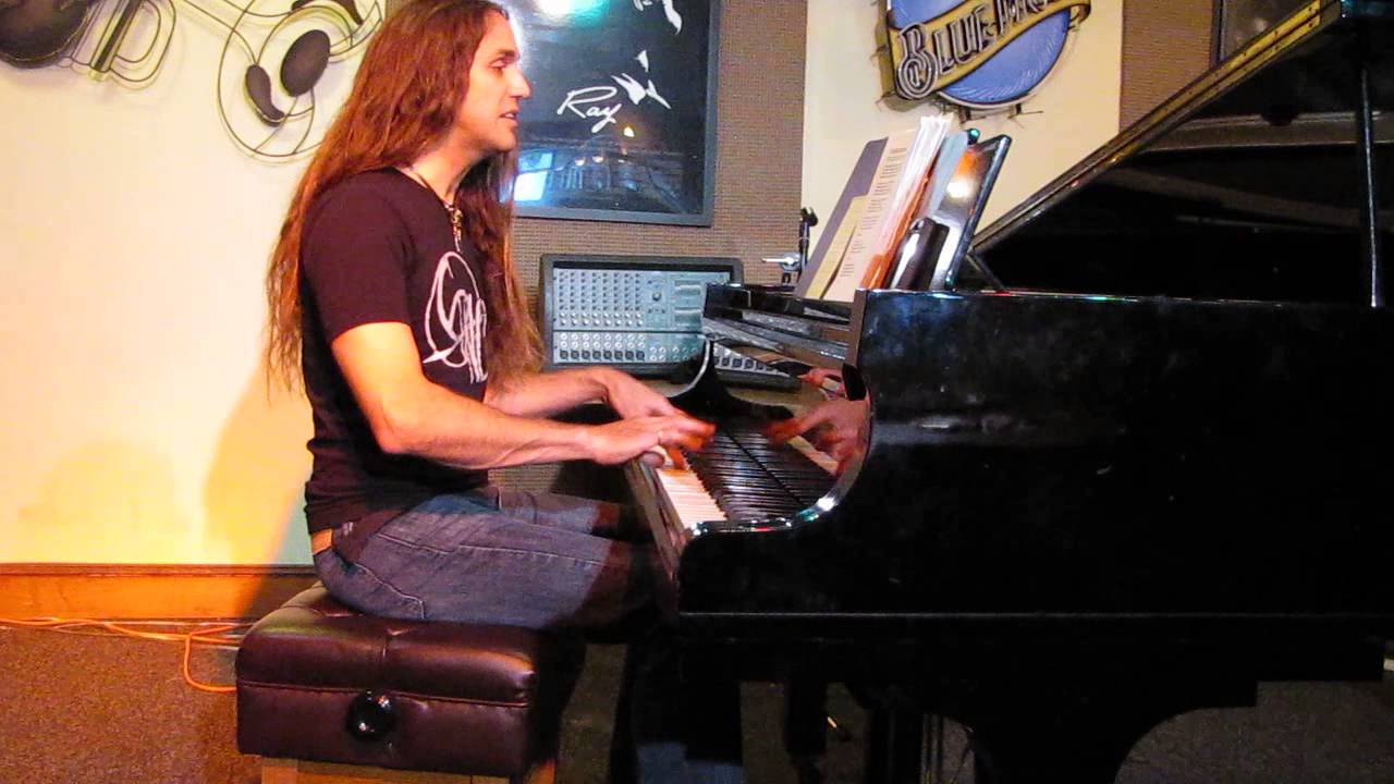 Robbie Gennet plays "You Are My Sunshine" at the Valley Ragtime Stomp ...