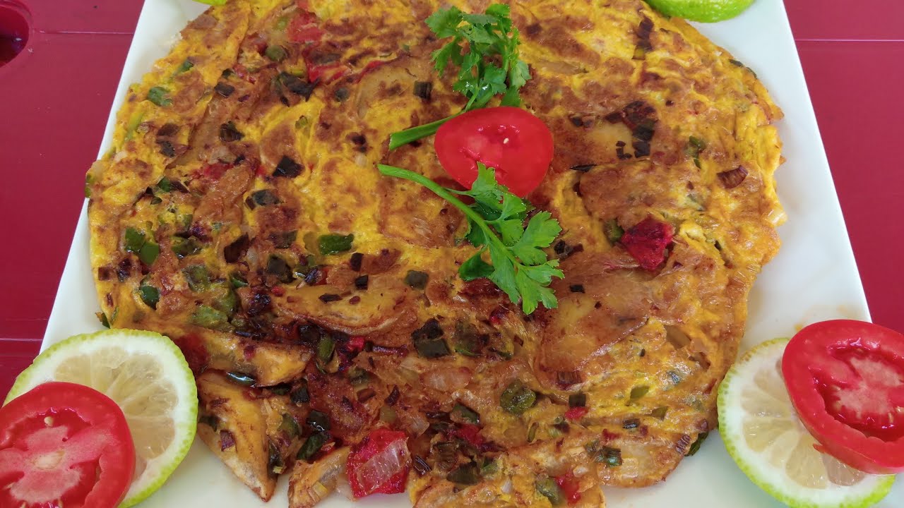 COOKING OMELET WITH CHIPS: RECIPE: GUTEKA UMURETI N'IFIRITI - YouTube