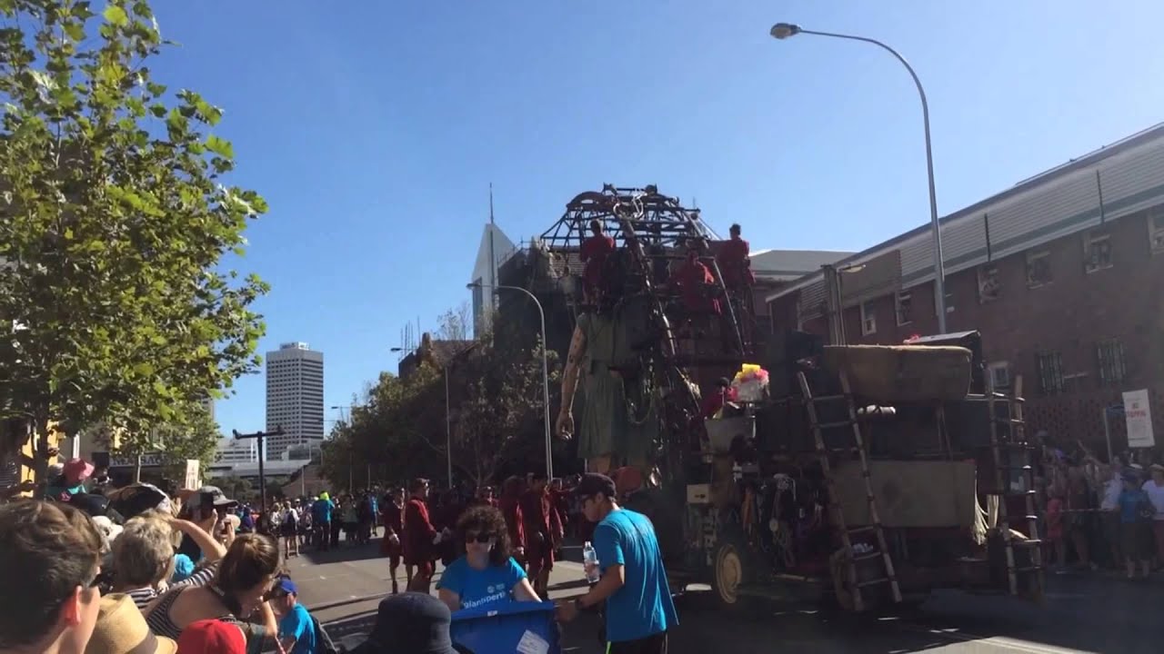 Perth Giants @ festival of Perth 2015. - YouTube