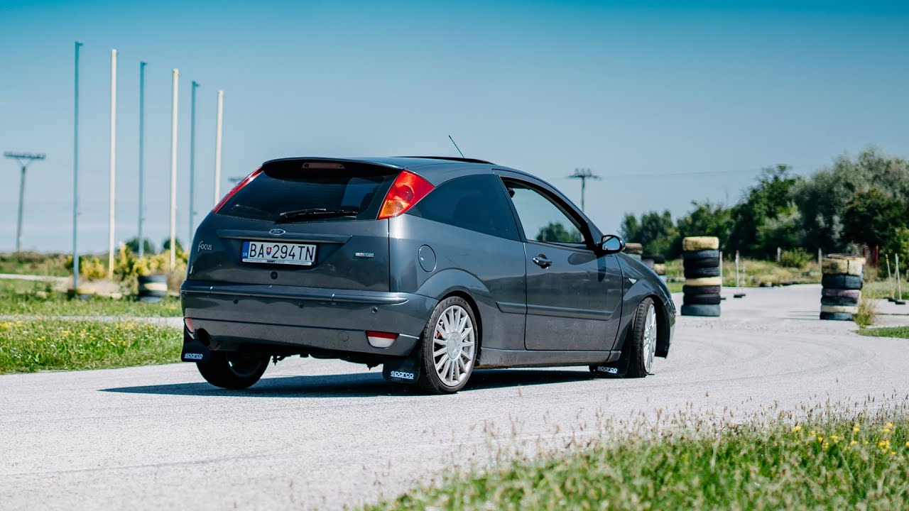 TRACK DAY - FORD FOCUS ST170 - YouTube