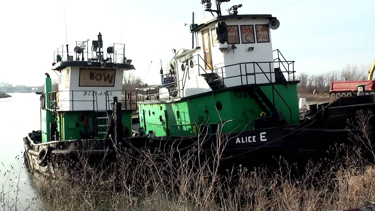 Tug Boats: 'Defiance' and 'Alice E' - YouTube