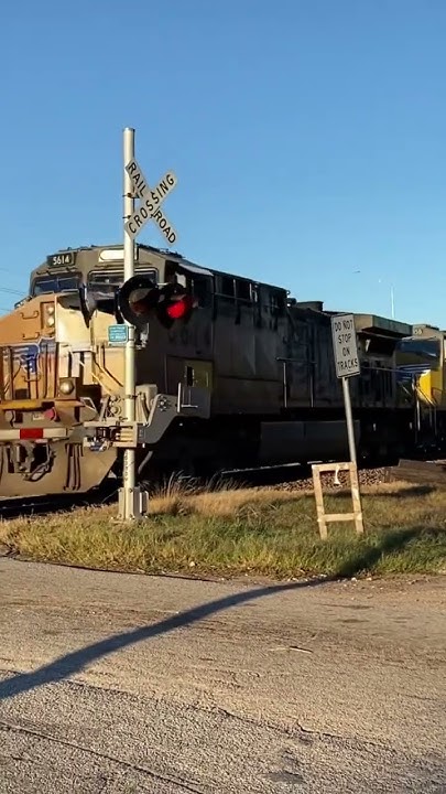 UP 5614 With SD70/SD70ACE Power A Manifest Train #unionpacific - YouTube
