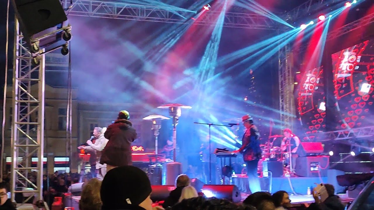 Haris Dzinovic Nis koncert Nova godina 2023 part IV - mix pesama - YouTube
