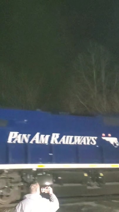 CSX Heritage unit 1981 PAN Am Railways on the B&O old mainline - YouTube