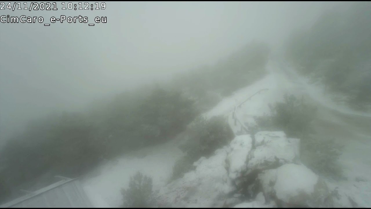 Primera nevada de la temporada al massís dels Ports - YouTube