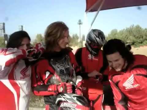 We The Kings- 'Smile Kid' Countdown!