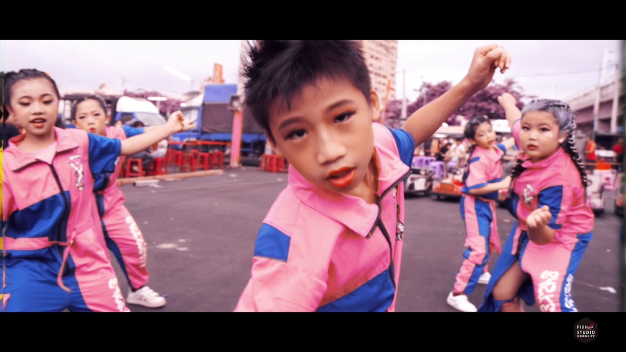 魚魚舞蹈工作室－魚子醬天團 3YE-OOMM Dance cover - YouTube