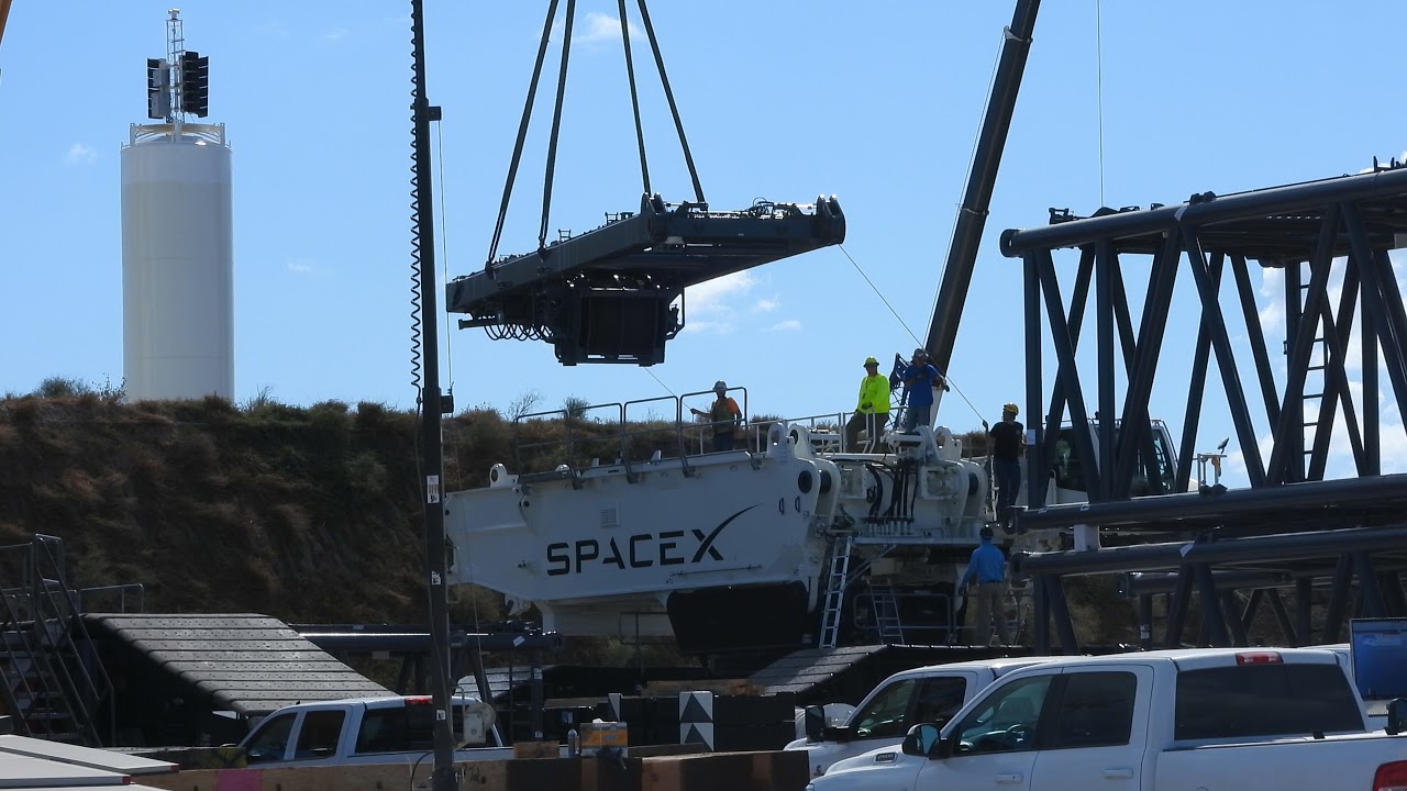 4k Part 1/2, Top Added To White SpaceX Crane, Starbase Launch Site, TX ...