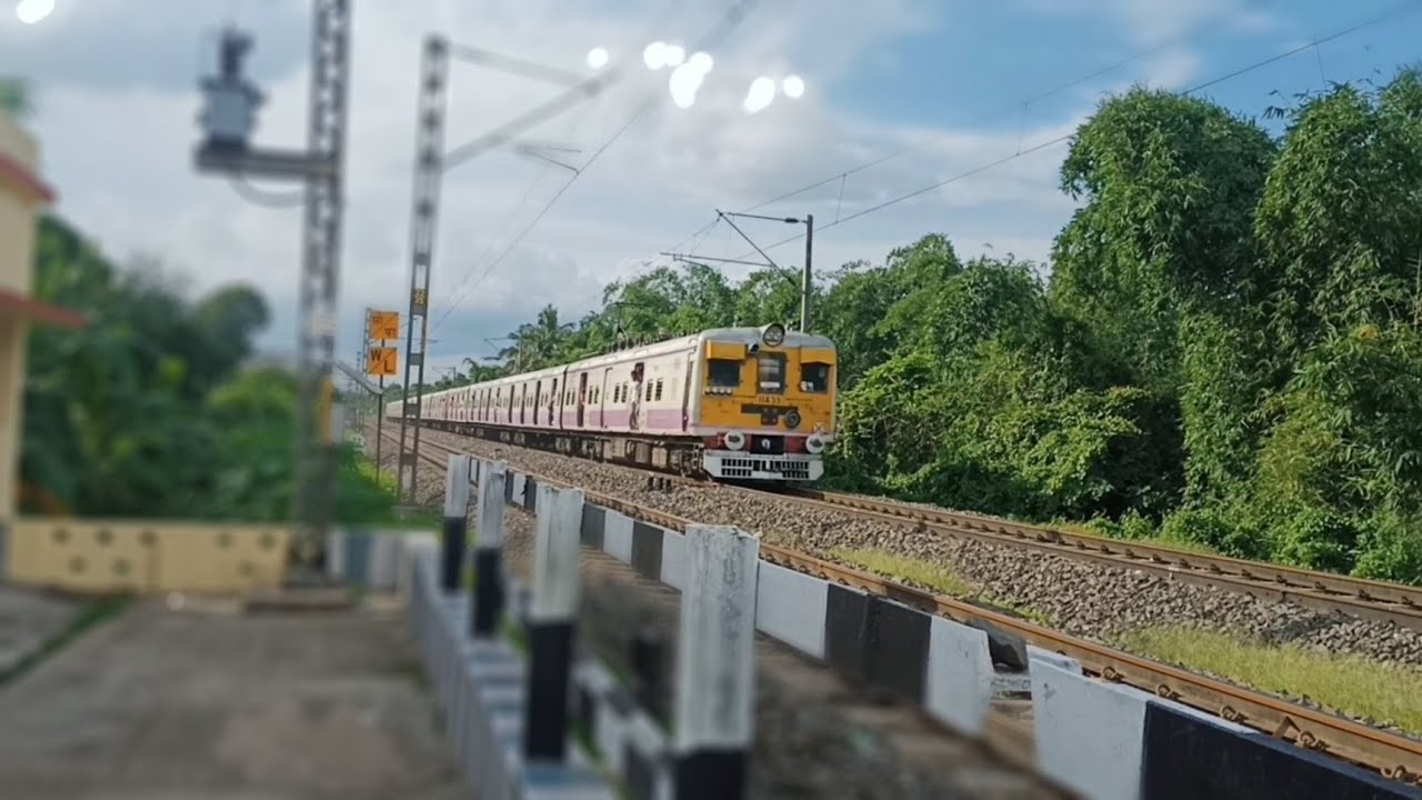 NEW COLOUR ICF LOCAL EMU TRAIN FURIOUSLY SKIPPED AT RAILGATE - YouTube