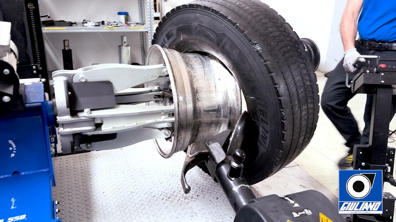 Tire Demounting & Mounting with the S558 Truck Tire Changer | # ...