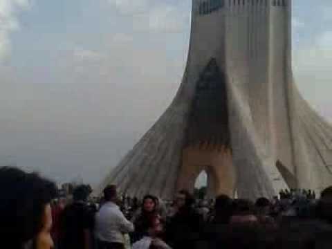 Yek Kare Ziba Az Mardom ! bala bordane tasvire mousavi be hamrahe ...