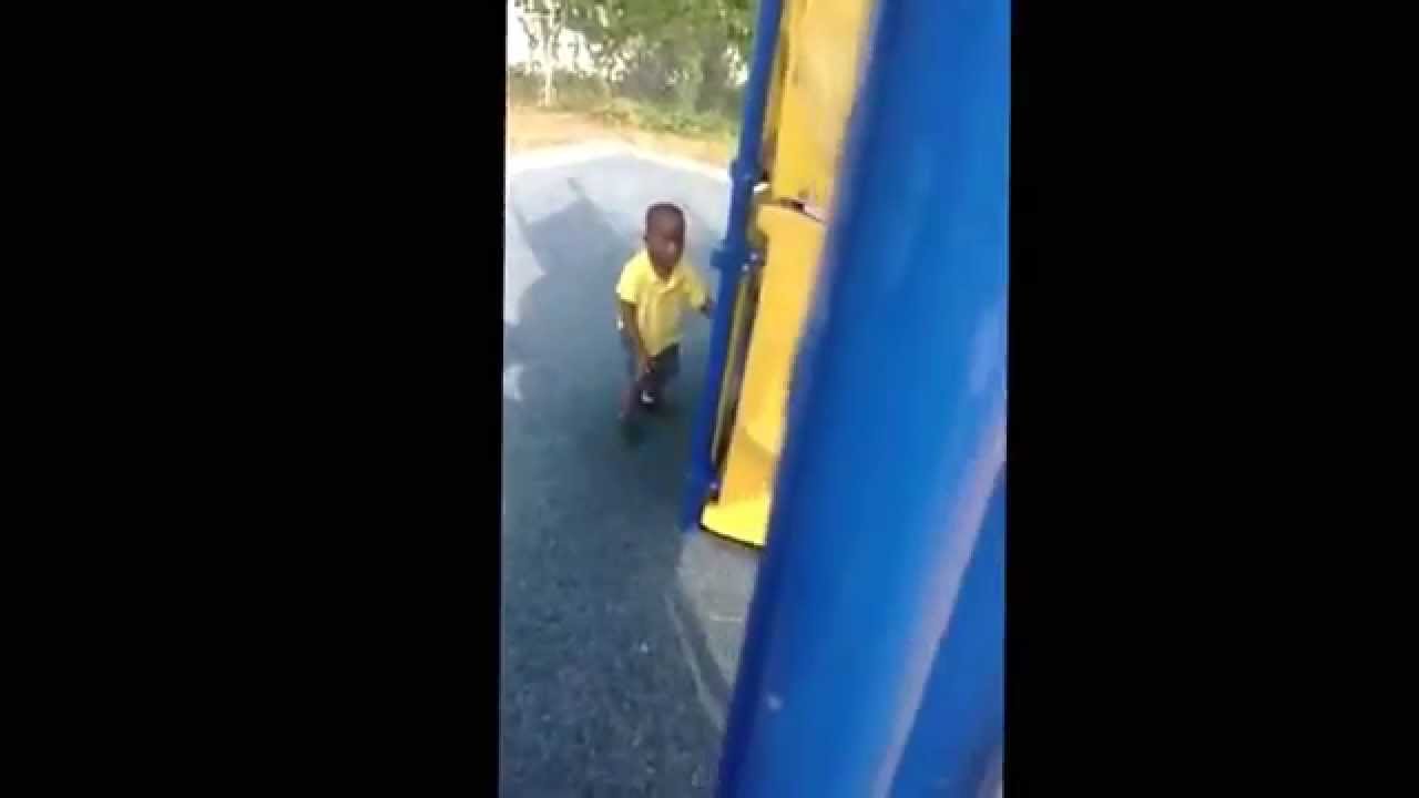 Vine little kid crying - YouTube