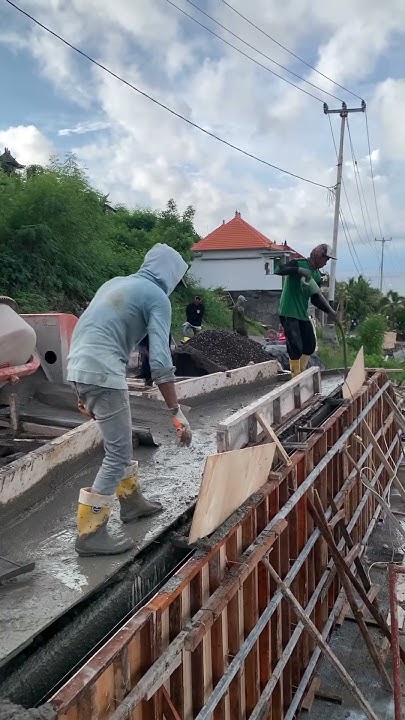 Vibrator sangat perlu pada saat pengecoran - YouTube