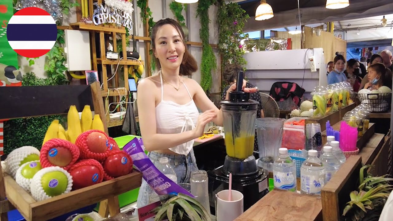 Amazing Thai Street Food at Jodd Fairs Night Market in Bangkok - YouTube