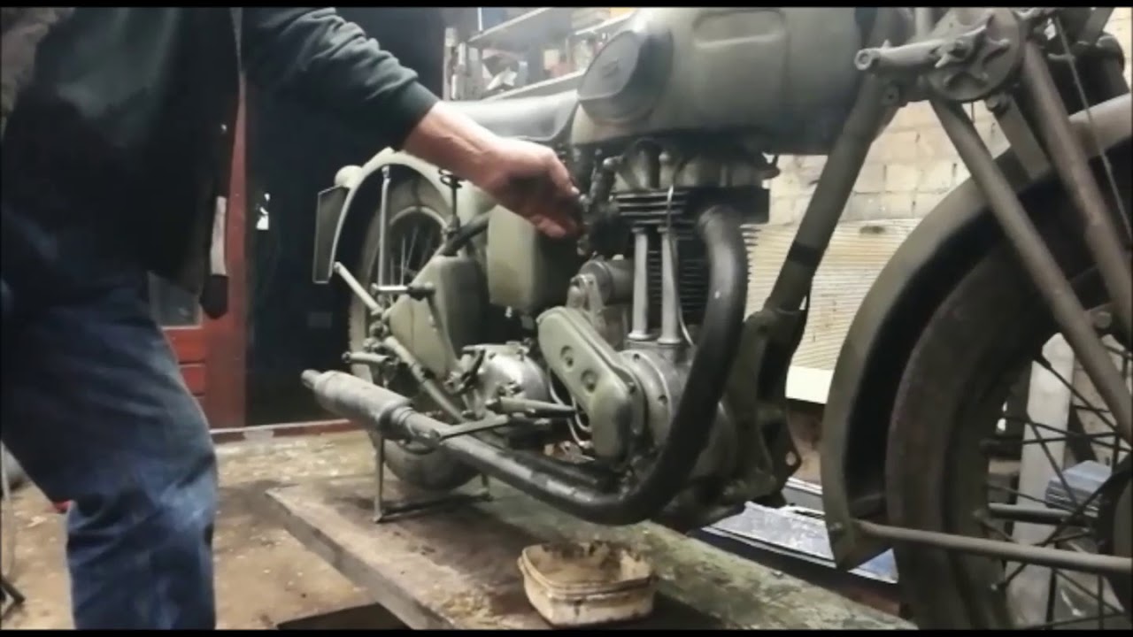 Ariel WNG ex RAF 350cc OHV from 1944 - YouTube