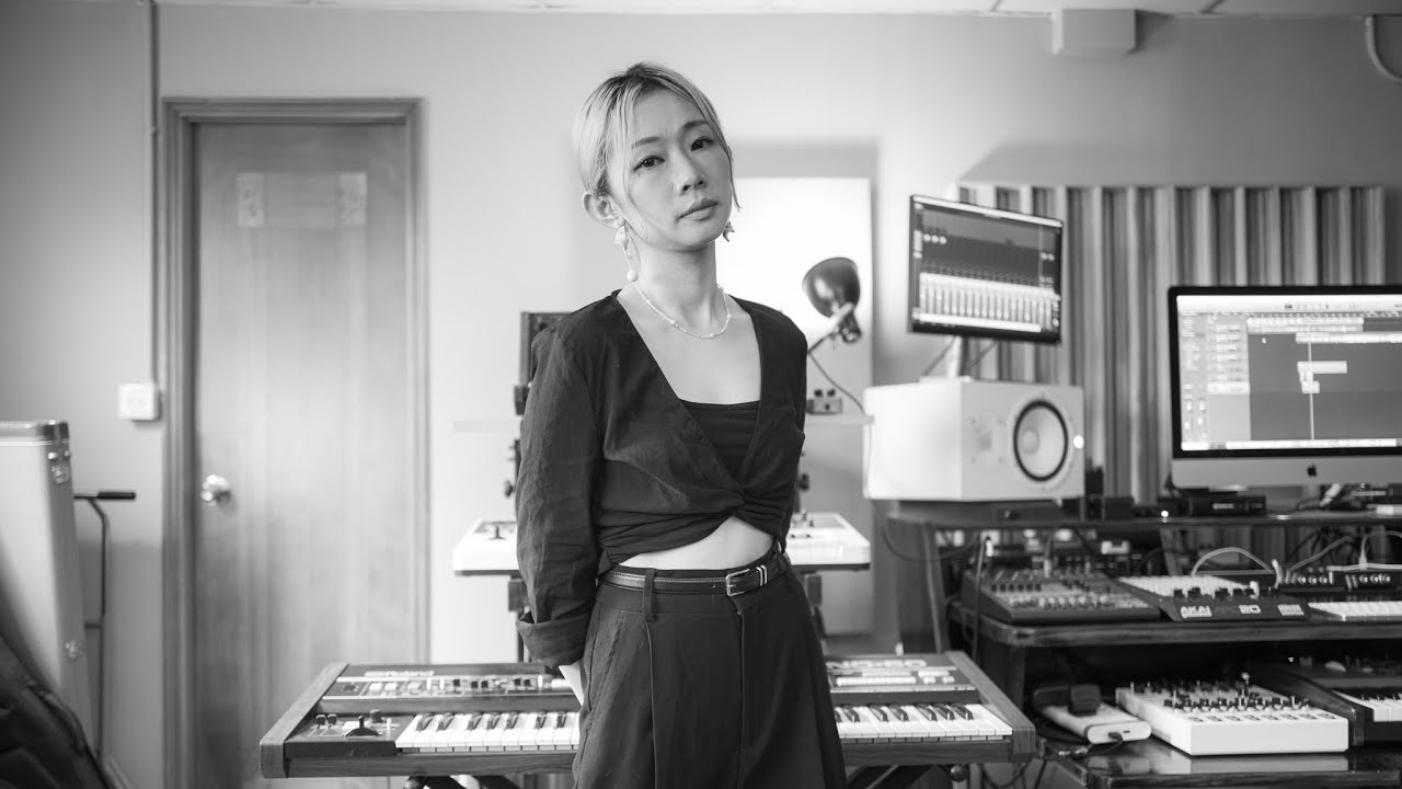 iii (Iris Liu) - 歌手、音樂人、電影配樂 - YouTube